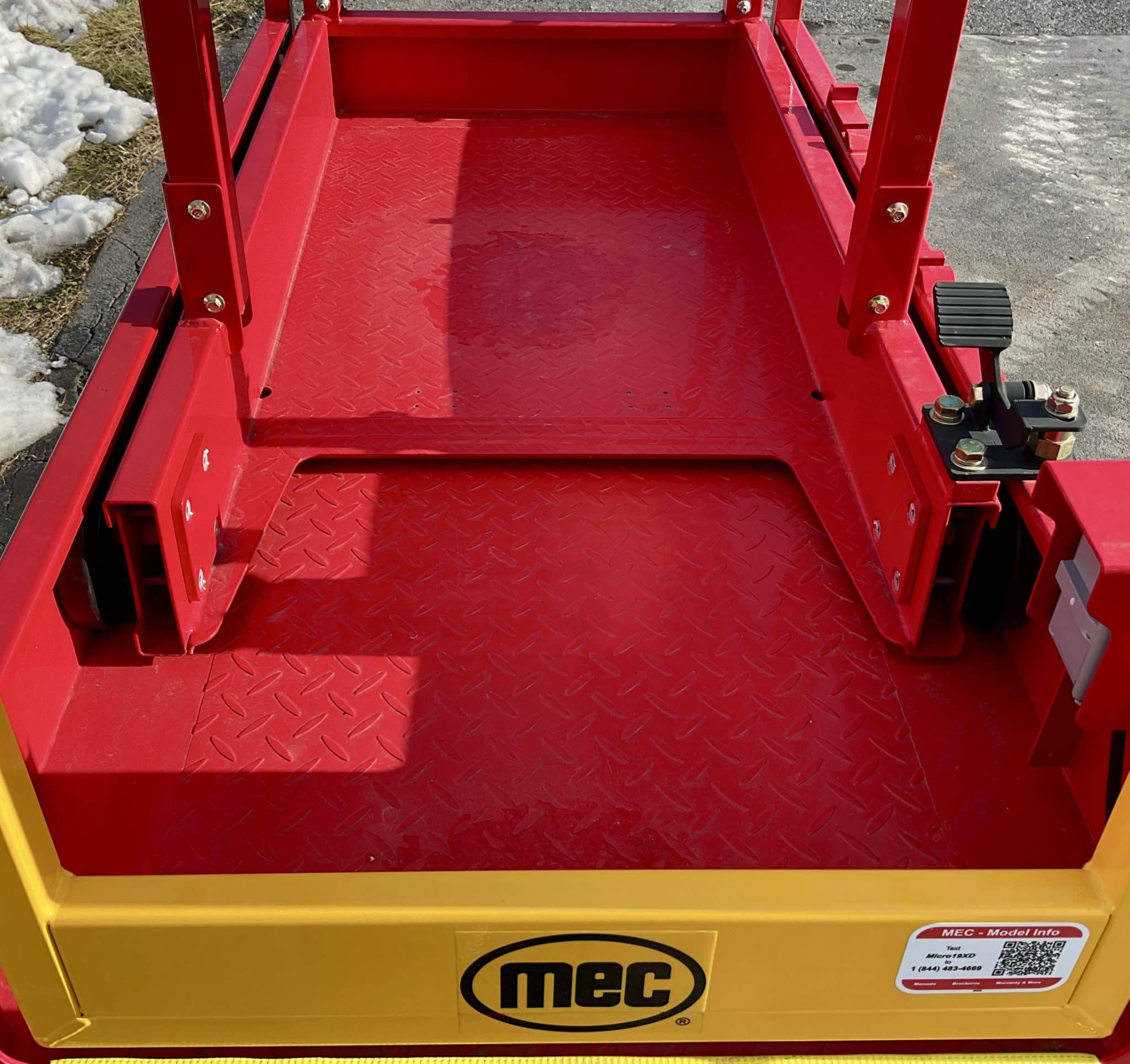 2024 MEC Micro 19-XD Electric Scissor Lift for Sale
